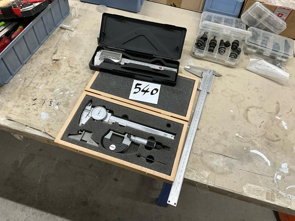 Various measuring tools | Dome Auctions
